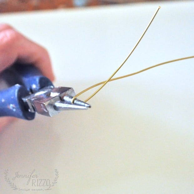 Bend wire to start wire wrap - Jennifer Rizzo