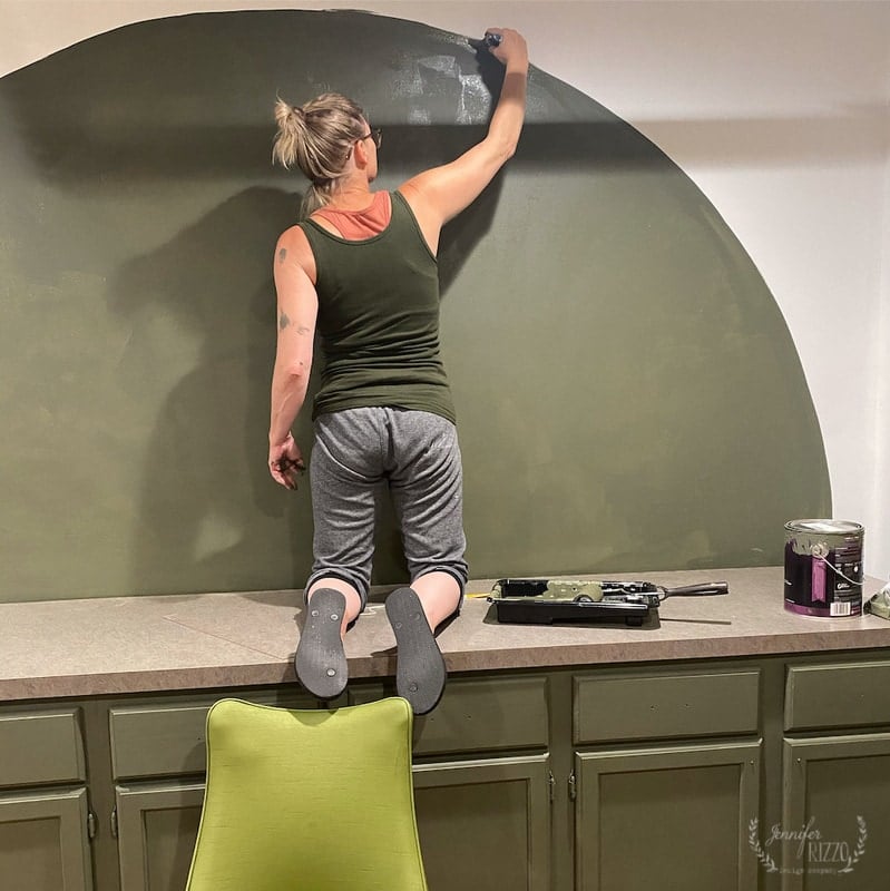 How to Paint an Arch on a Wall - Jennifer Rizzo