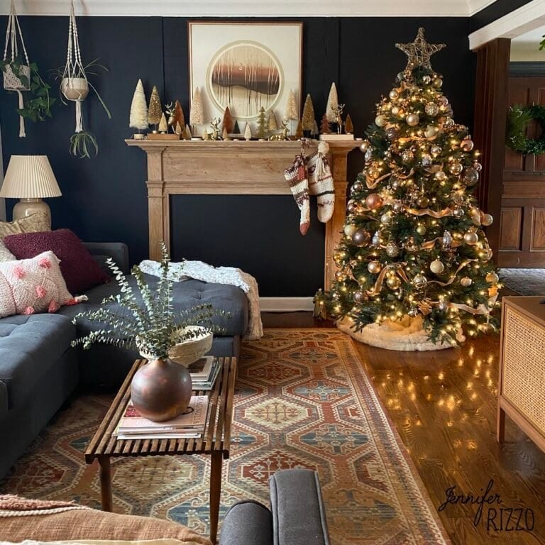 How to Give Your Christmas Home Decorating a Festive Look on a Budget ...